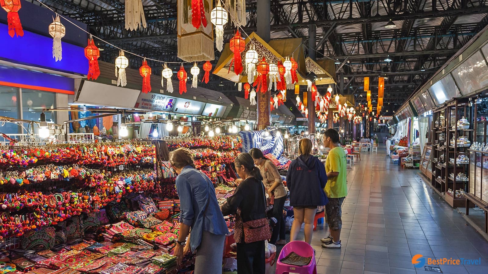 Thing To Do In Chiang Mai Night Bazaar | BDATrip